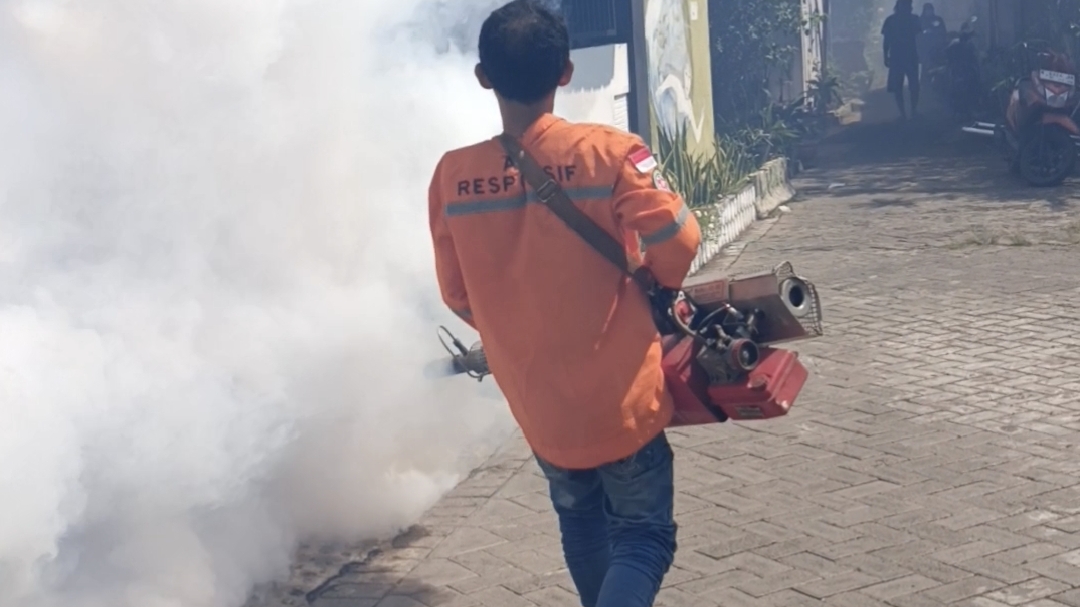 Cegah DBD, ABI Probolinggo–Lumajang Bersama Warga Mayangan Gelar ...